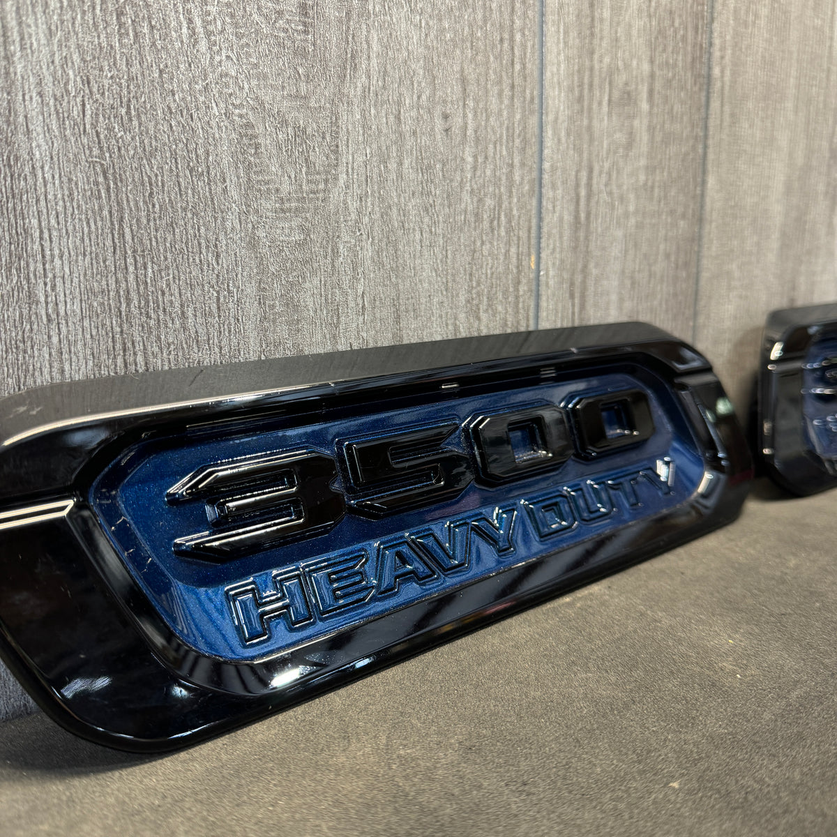 2019+ DODGE RAM HD HOOD EMBLEM *PAINT CODE: PPX AND GLOSS BLACK ...