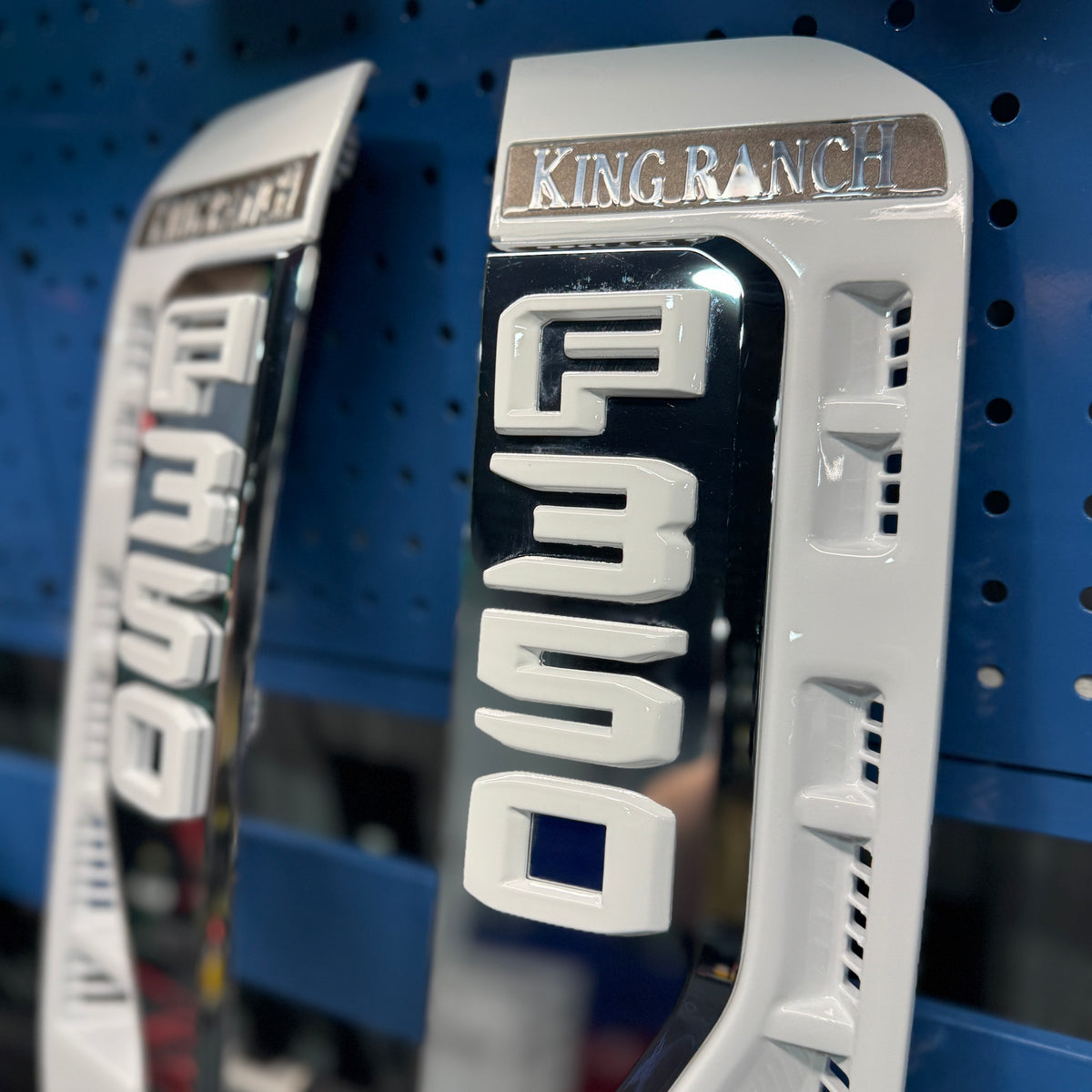 2023+ SUPER DUTY FENDER EMBLEMS *KING RANCH F350* *PAINTED Z1 ...