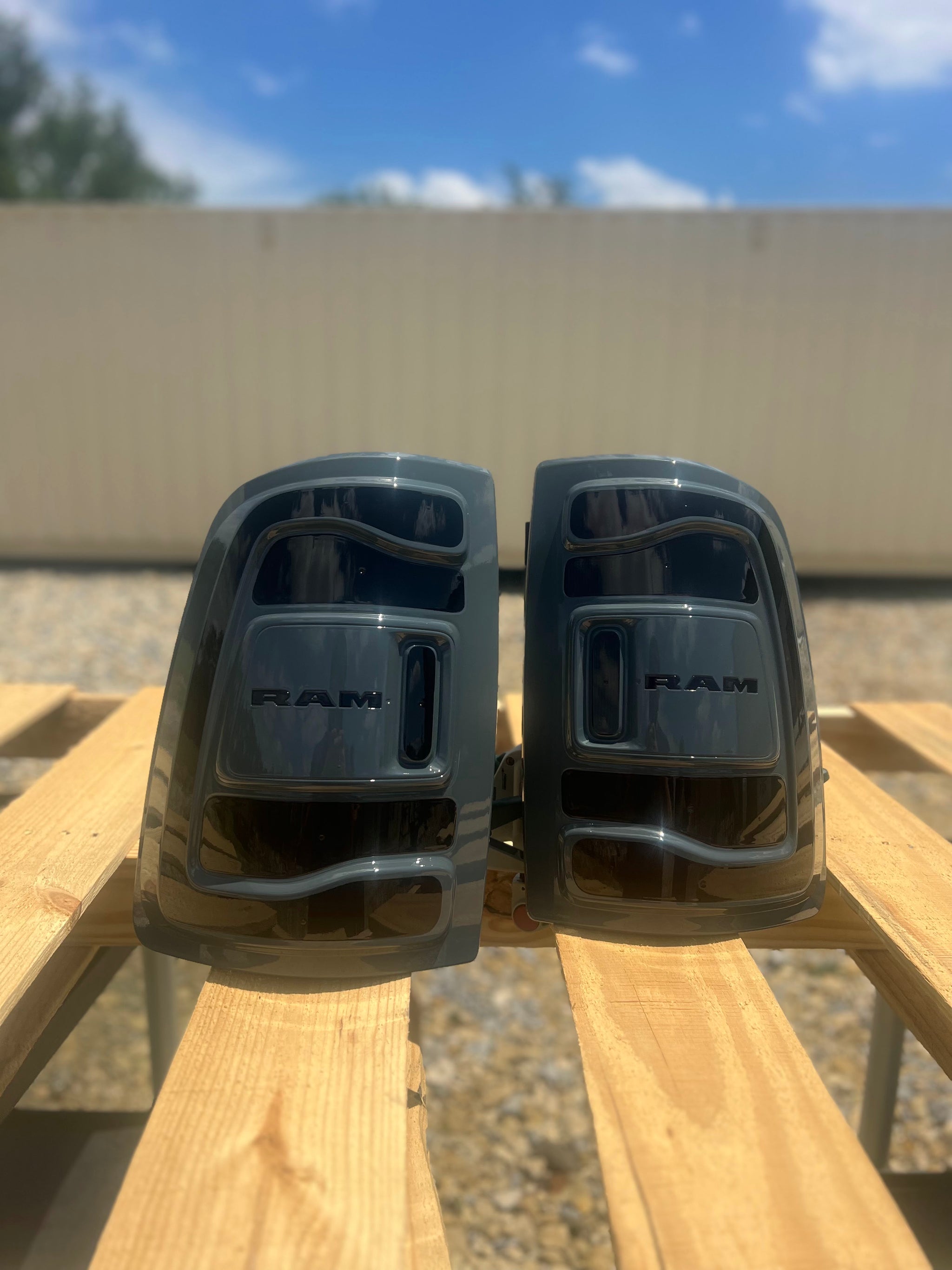 PRE BUILT 2019+ DODGE RAM OEM 5TH GEN TAIL LIGHTS (ALSO FITS 4TH GEN ...