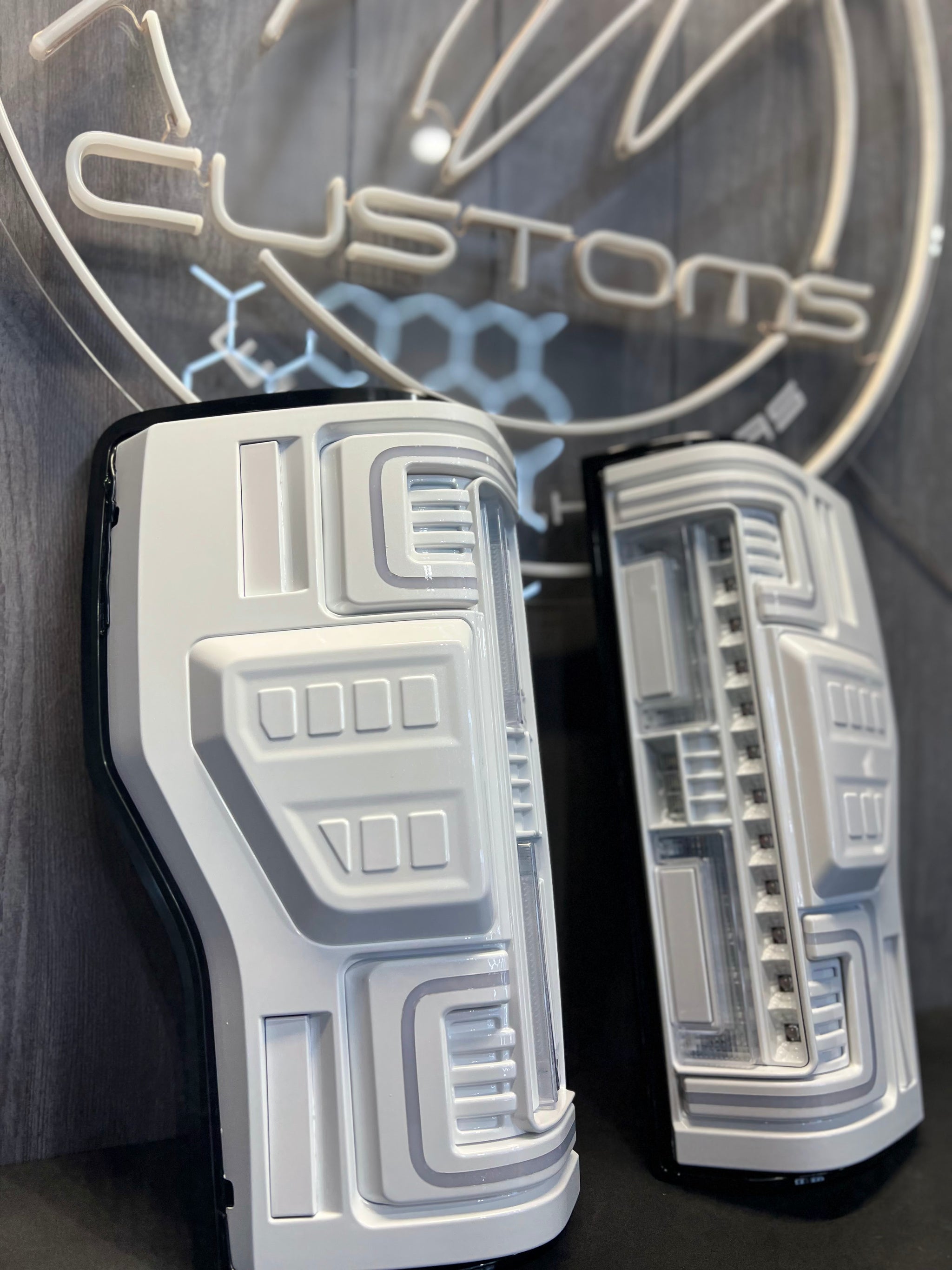 PRE BUILT 2020-22 FORD SUPER DUTY TAIL LIGHTS – MwCustoms Inc.